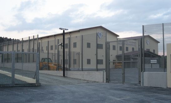 Cyprus detaining Syrian refugees in 'prison-like' conditions | Amnesty ...